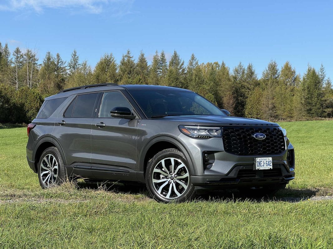 Premier essai Ford Explorer 2025 : Un nouvel intérieur change presque ...