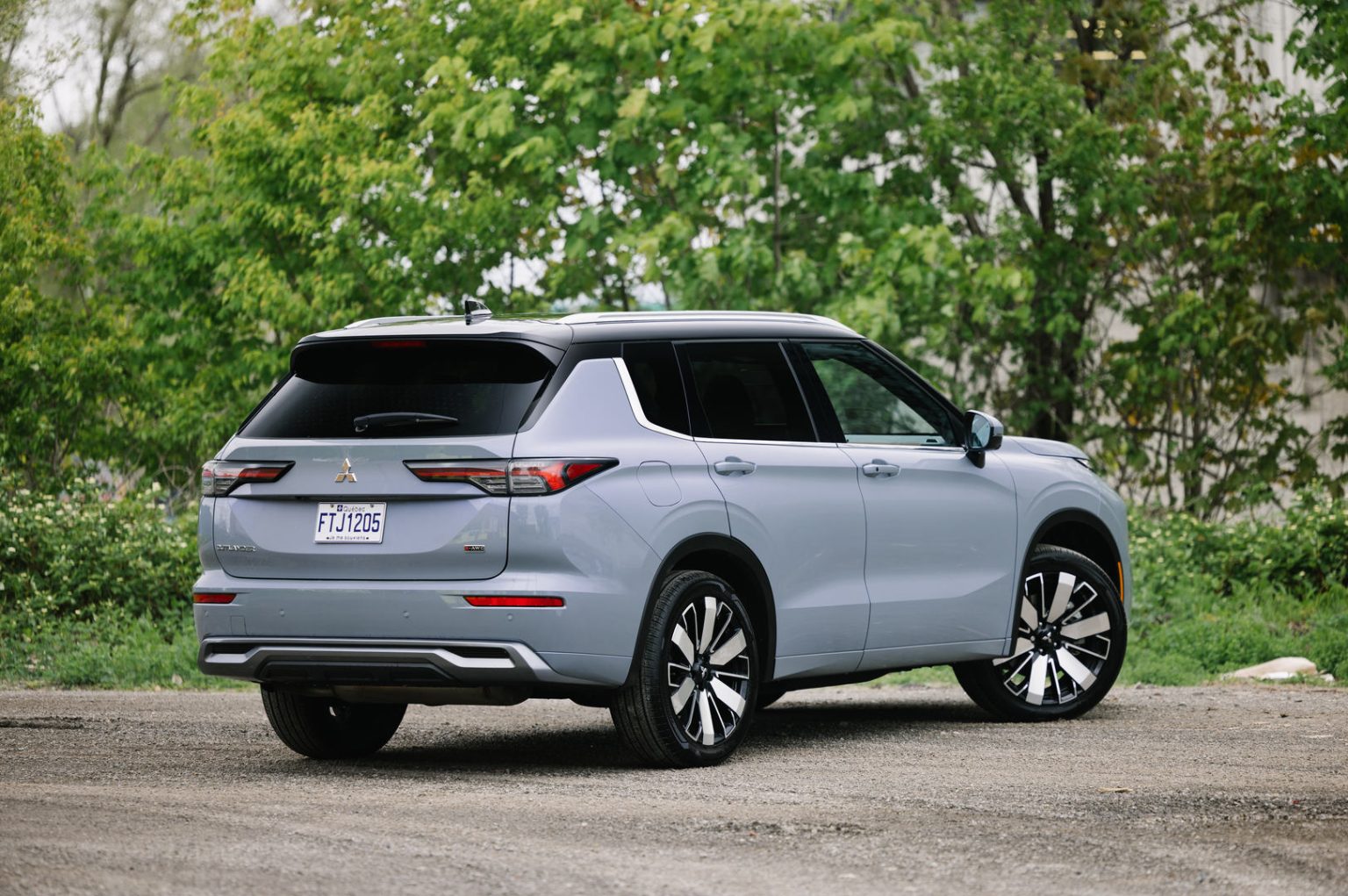 Essai Routier : Mitsubishi Outlander GT Premium 2025 : De légères ...