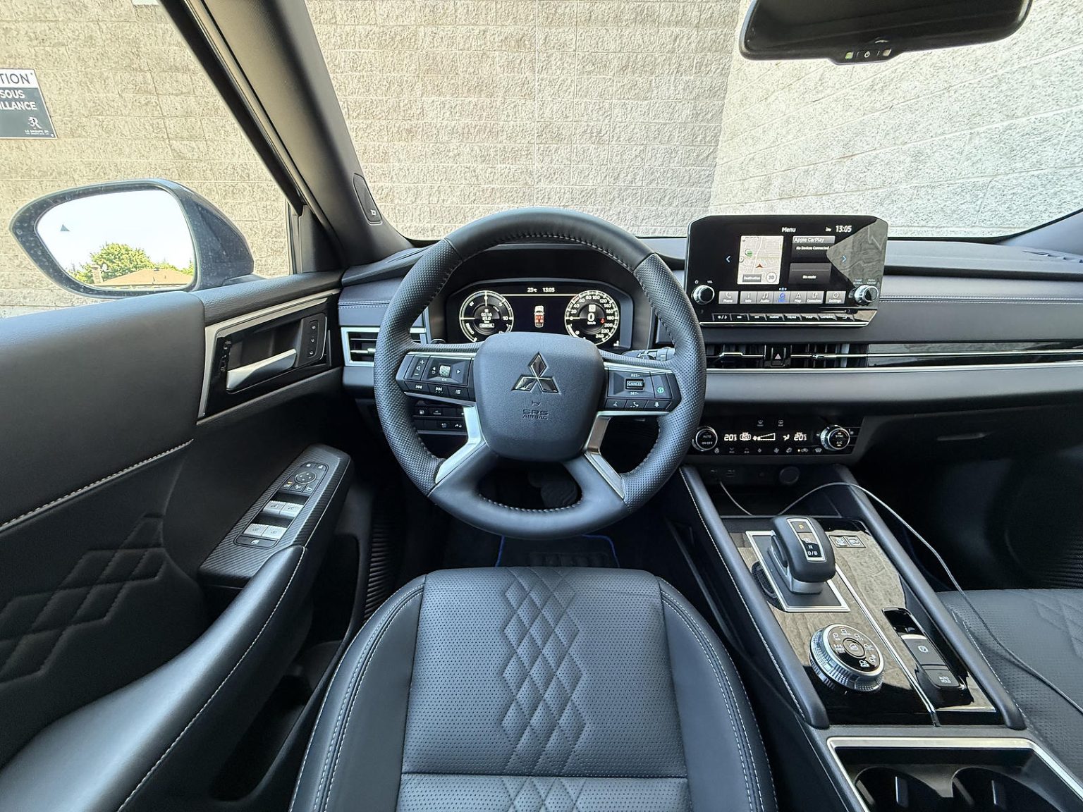 Essai routier Mitsubishi Outlander PHEV 2025 : Je me suis trompé… il a ...