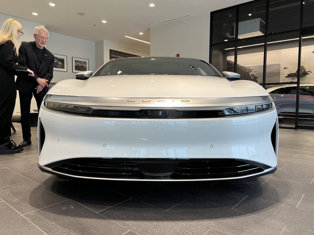 Essai routier rapide Lucid Air 2023 : Des premières impressions ...