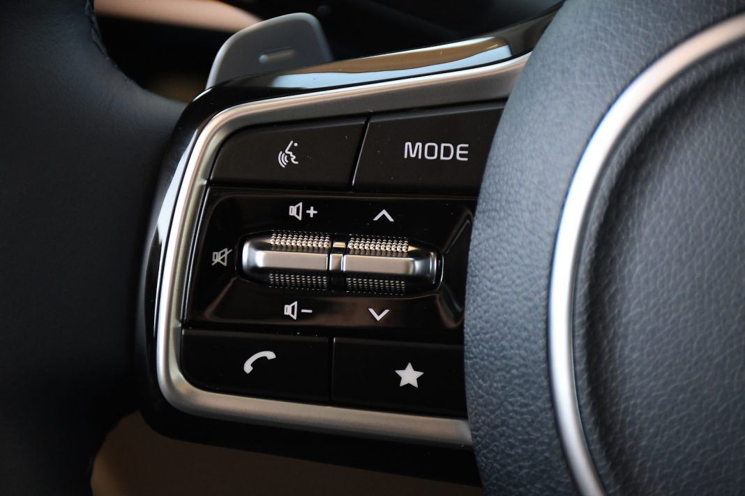 Premier essai Kia Carnival hybride 2025 : trop peu trop tard ? | Ecolo Auto