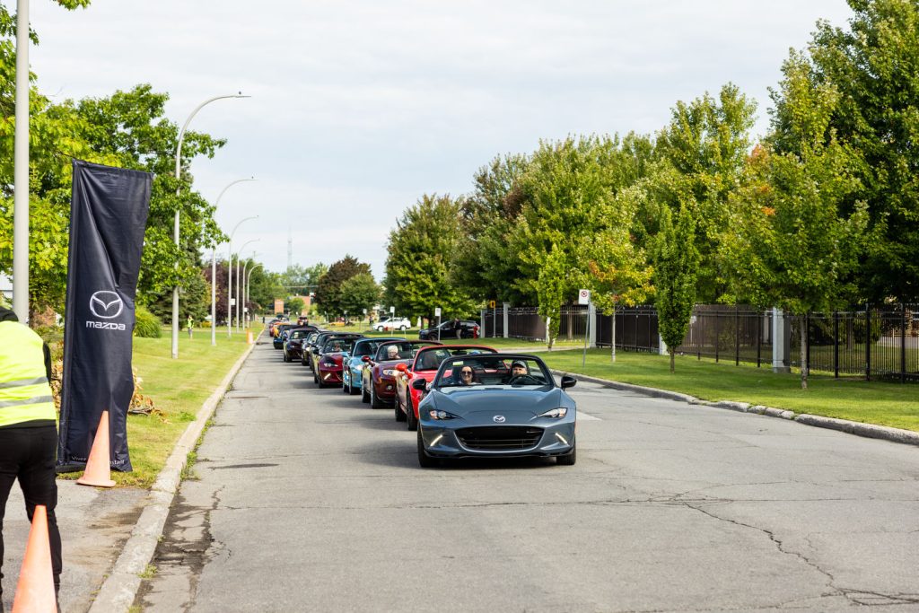 Plus de 250 Miata au 2e rassemblement annuel Mazda MX-5 à Montréal ...