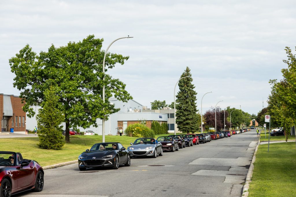 Plus de 250 Miata au 2e rassemblement annuel Mazda MX-5 à Montréal ...